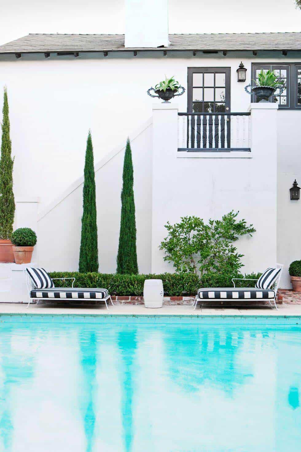 27 Outdoor Poolside Furniture Ideas